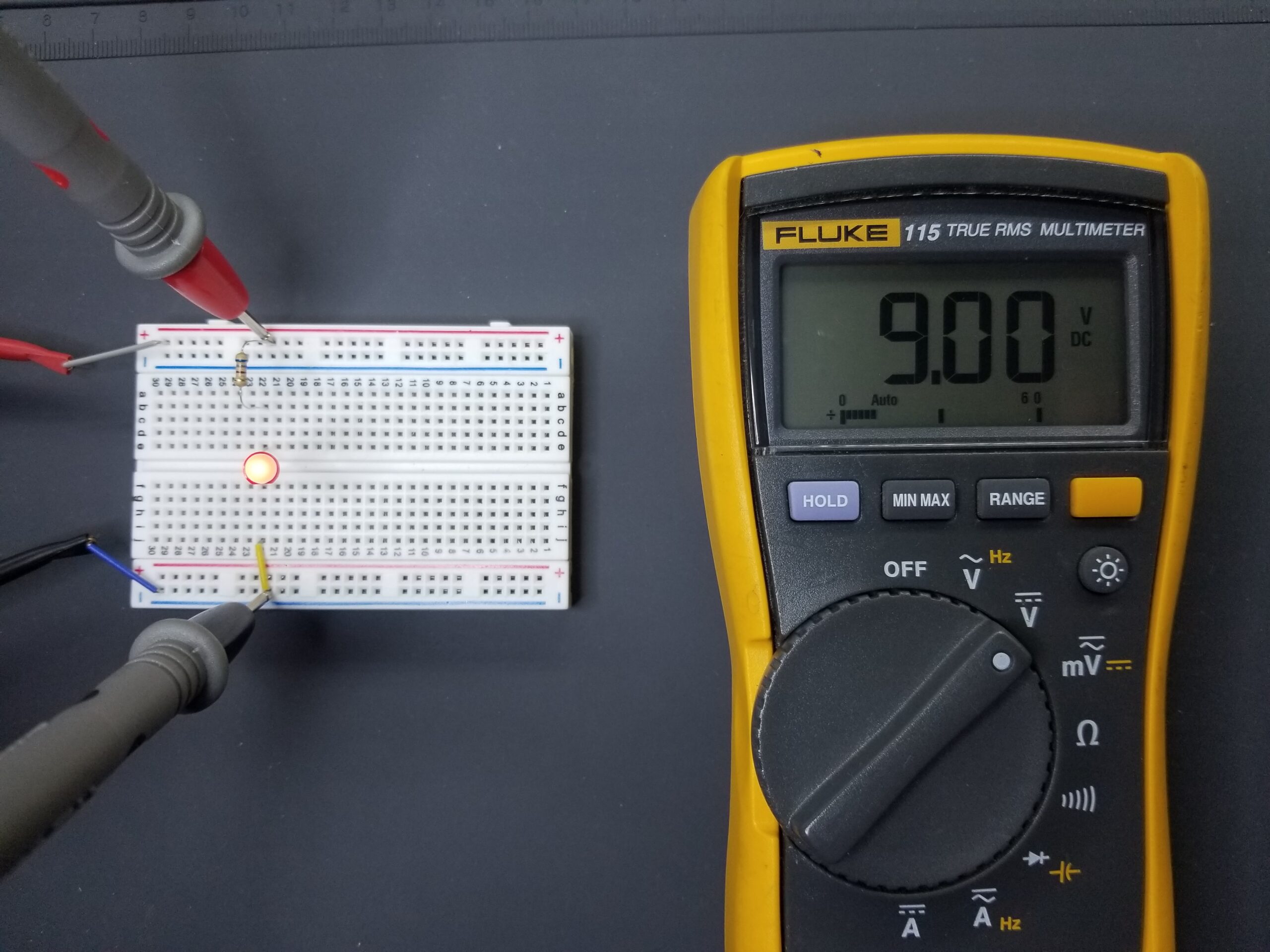 How to light an LED - BreadBoardCircuits.com