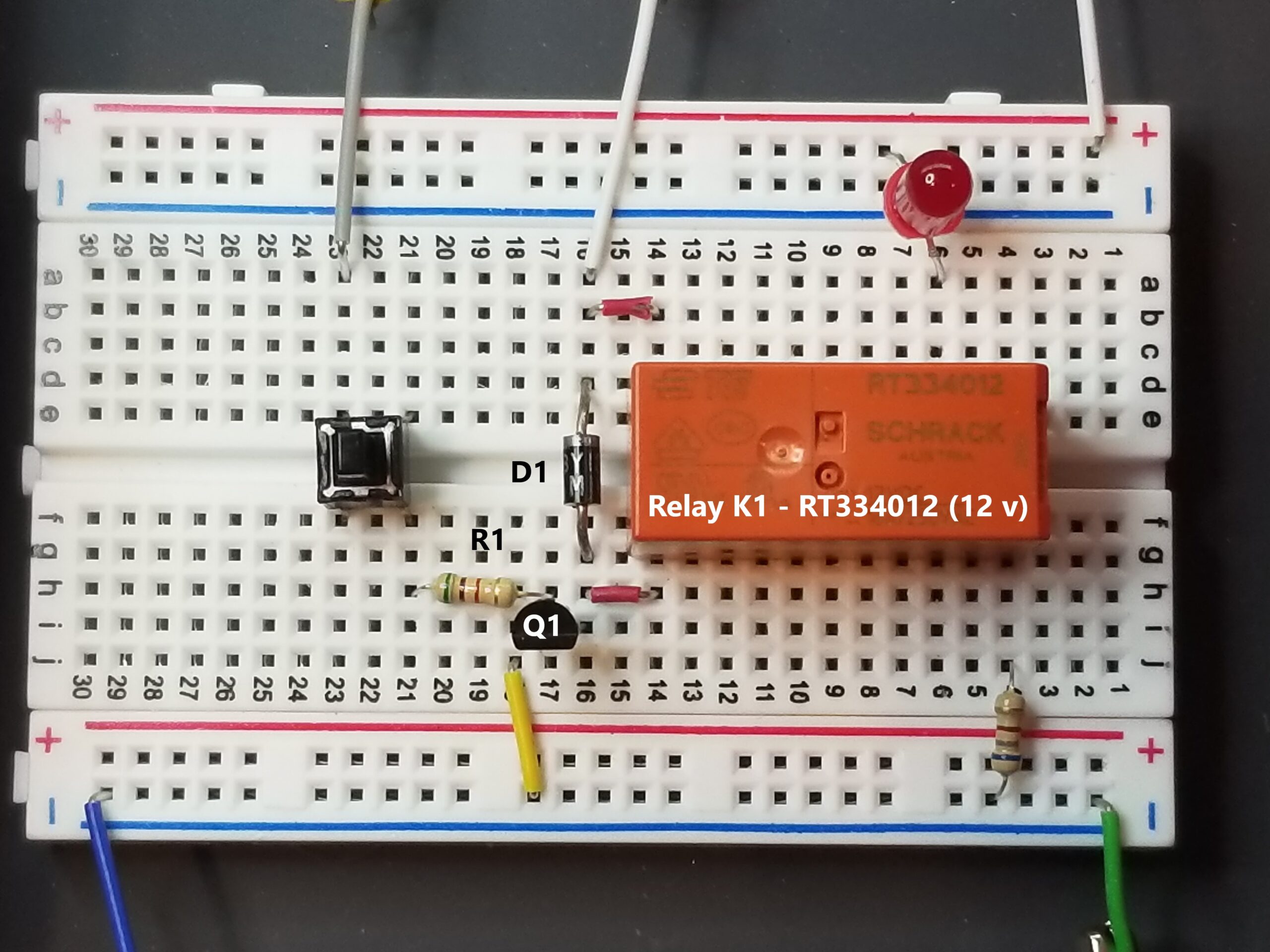 How Transistors Work - BreadBoardCircuits.com