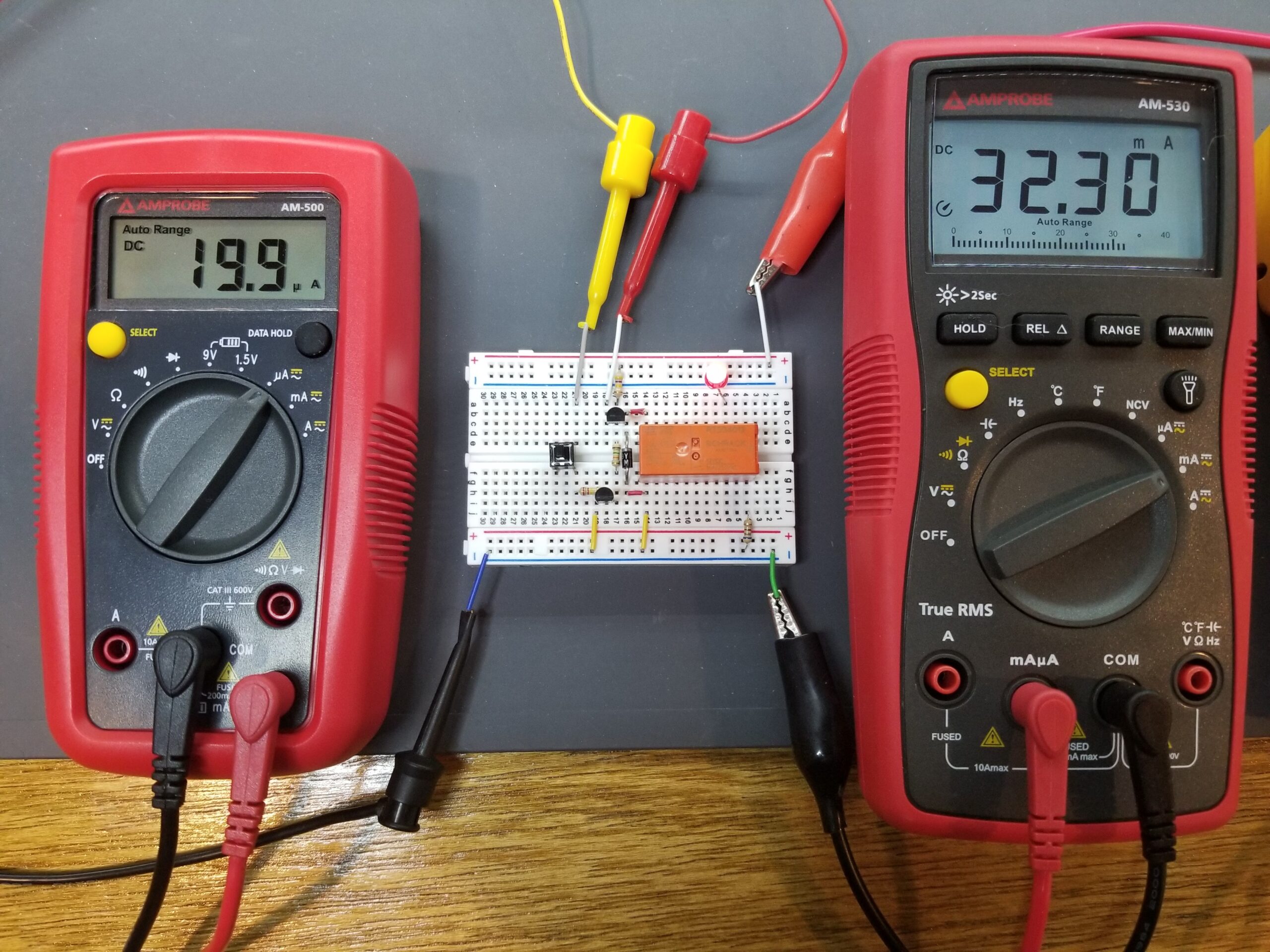 How Transistors Work - BreadBoardCircuits.com